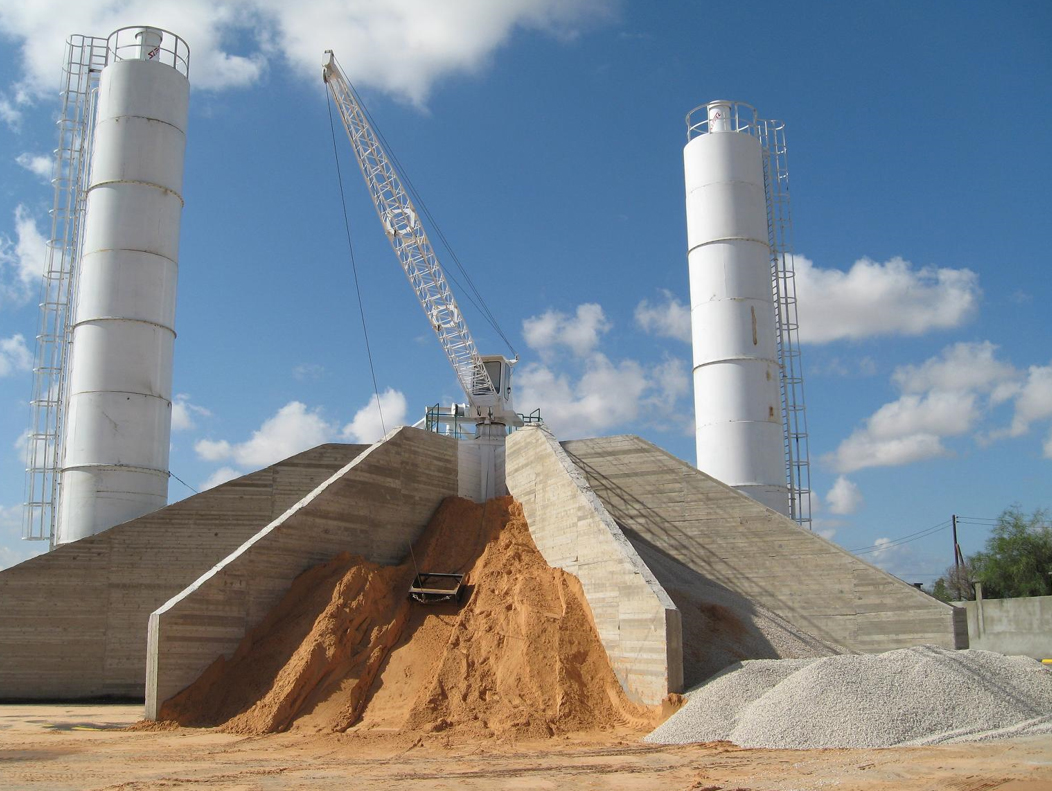 Concrete Batching Plants with Manual and Semi-automatic Scraper – Megacel