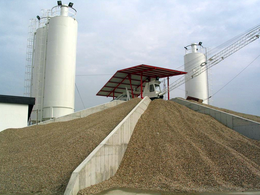 Concrete Batching Plants with Manual and Semi-automatic Scraper – Megacel